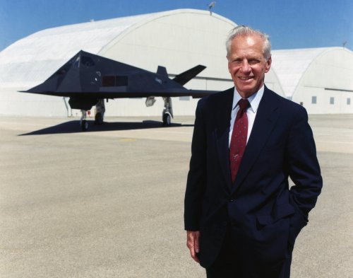 Ben Rich před svou smrtí vypustil několik bomb s utajováním technologií ...